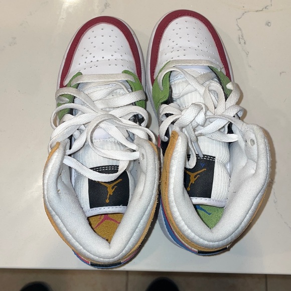 Nike | Shoes | Boys 222 Air Jordan Mid Se Gs Messy Dunks | Poshmark